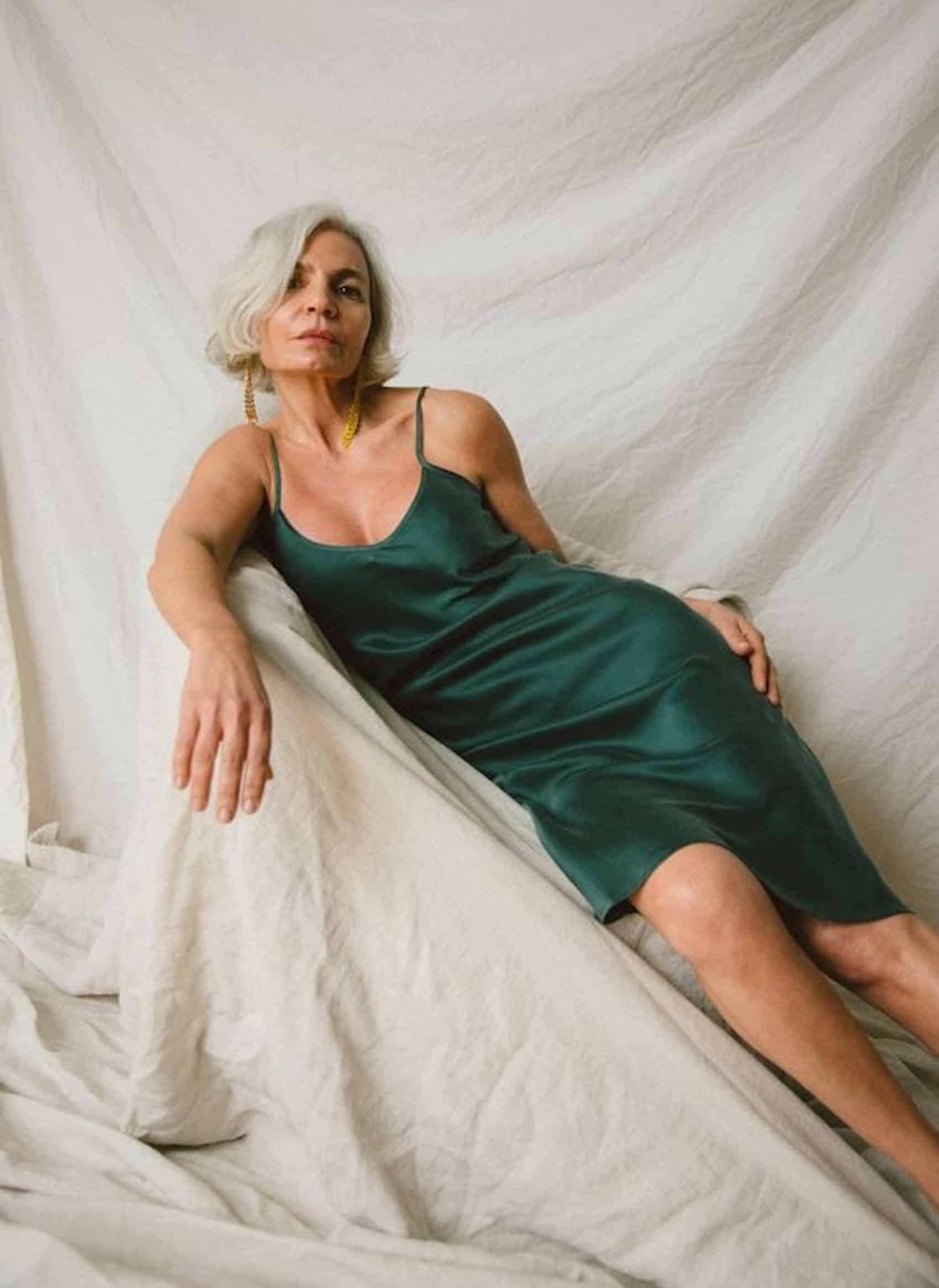 15+ Classy Boudoir Outfit Ideas You'll Love | sexy, simple, stunning!