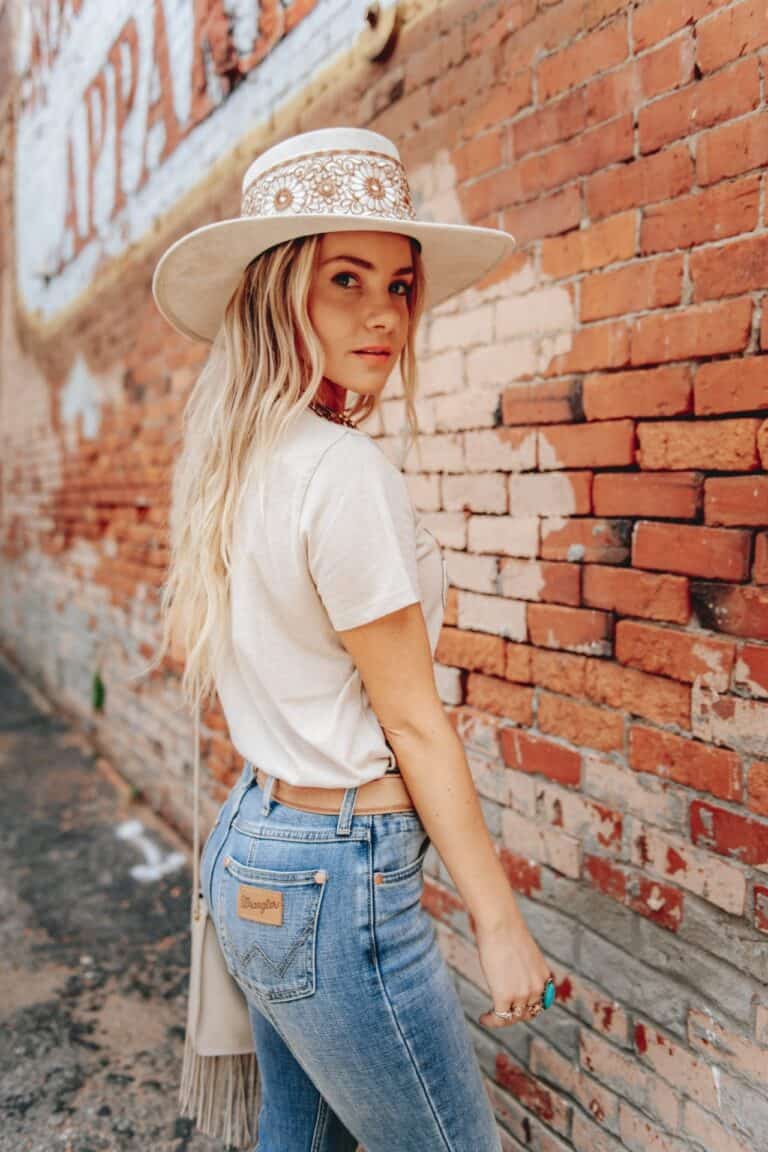 What To Wear To A Rodeo + Cute Rodeo Outfits You'll Love (2023)