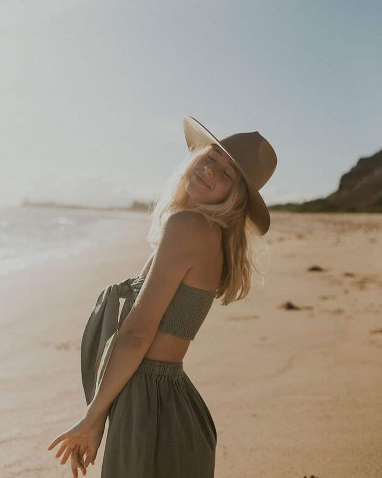 26+ Trendy Senior Picture Outfits for Summer & Fall 2024!