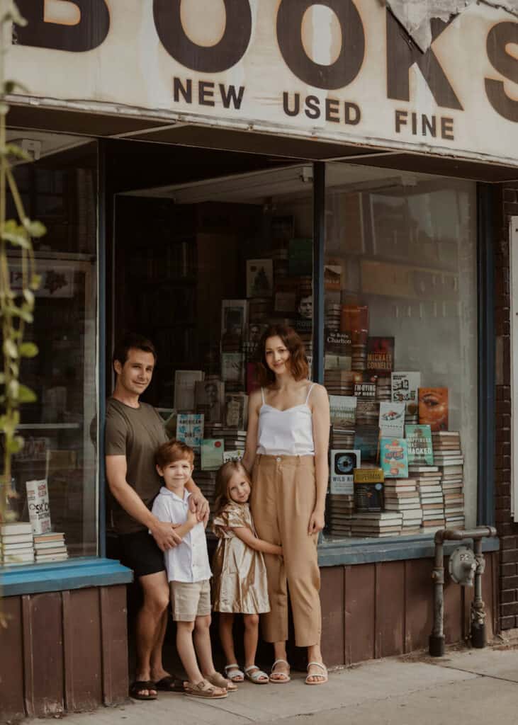 19+ Classy Neutral Family Photo Outfits For Every Season [2024]