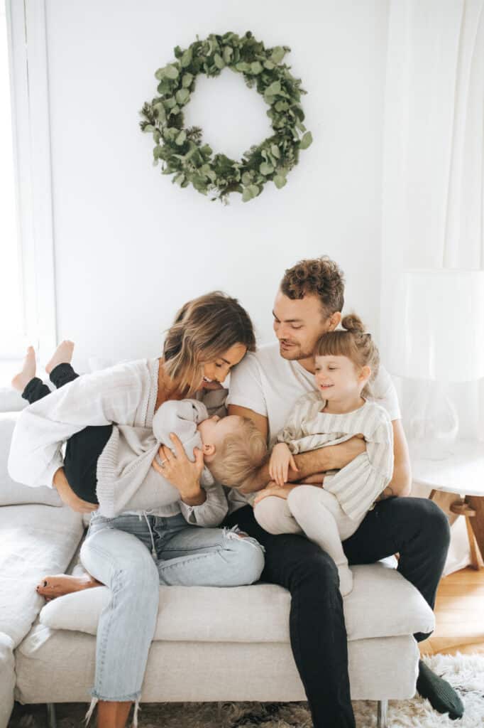 19+ Classy Neutral Family Photo Outfits For Every Season [2024]