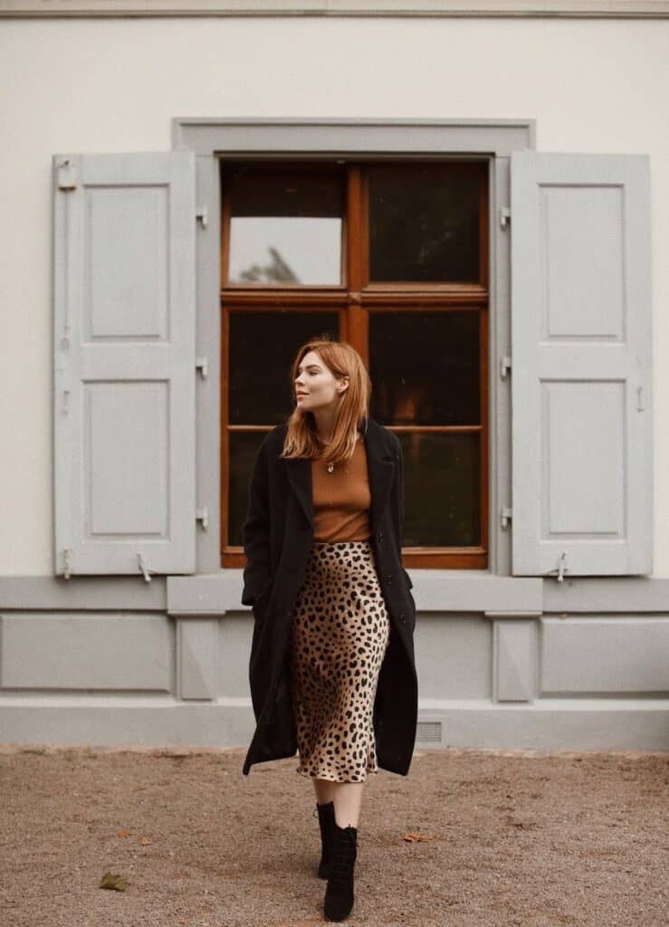 19+ Chic Fall Winery Outfits For Your Trip To The Vineyard (2024)