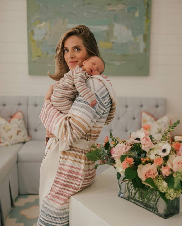 Best Going Home Outfit For Mom: 9 Comfy Mom-Approved Looks