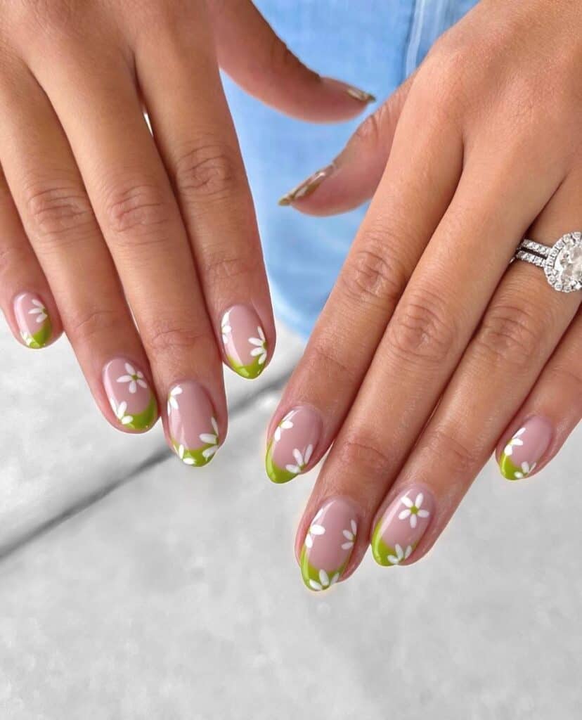 25+ Gorgeous Green French Tip Nails You'll Love!