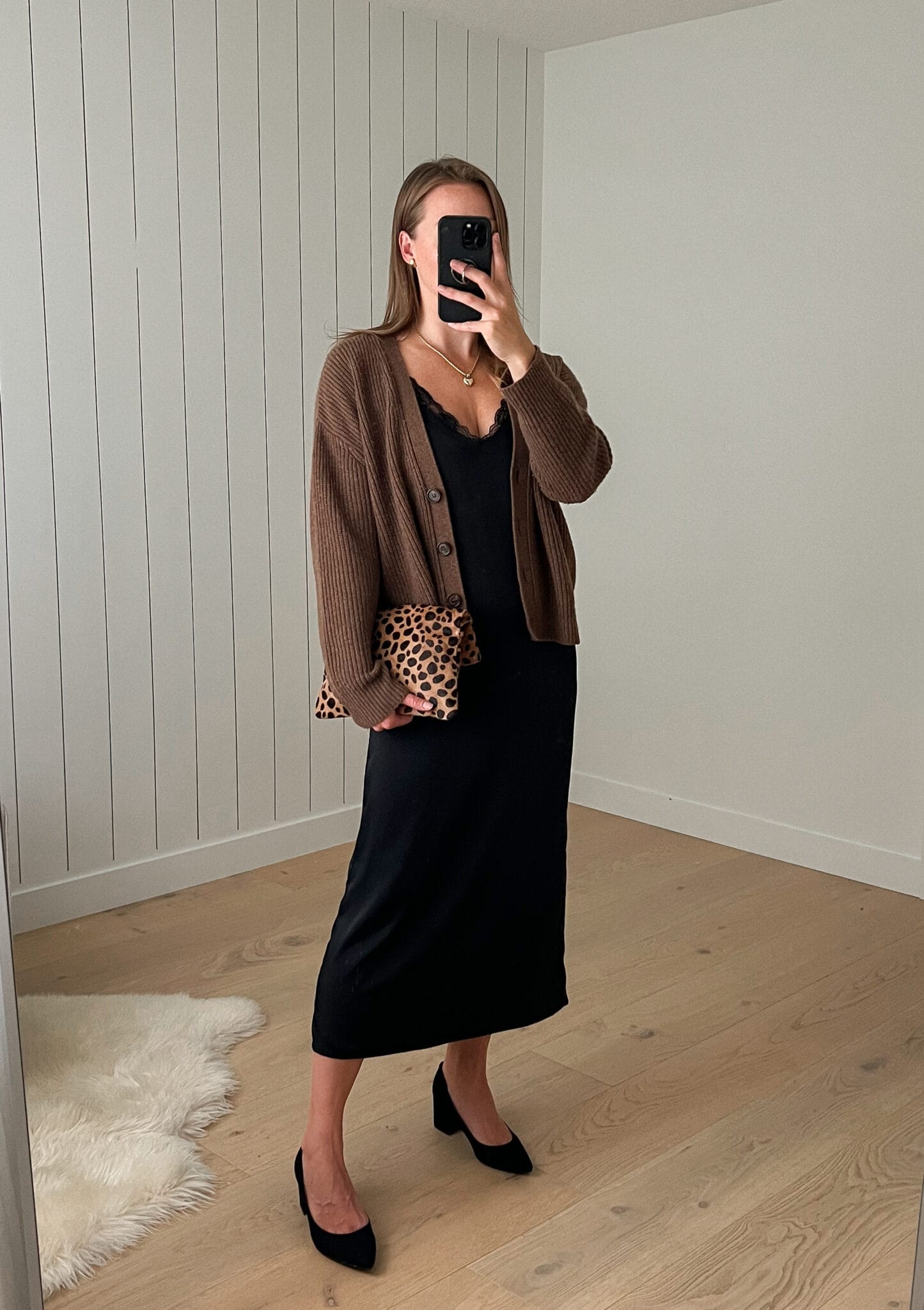 15+ Chic Brown and Black Outfit Ideas You Can Easily Recreate!