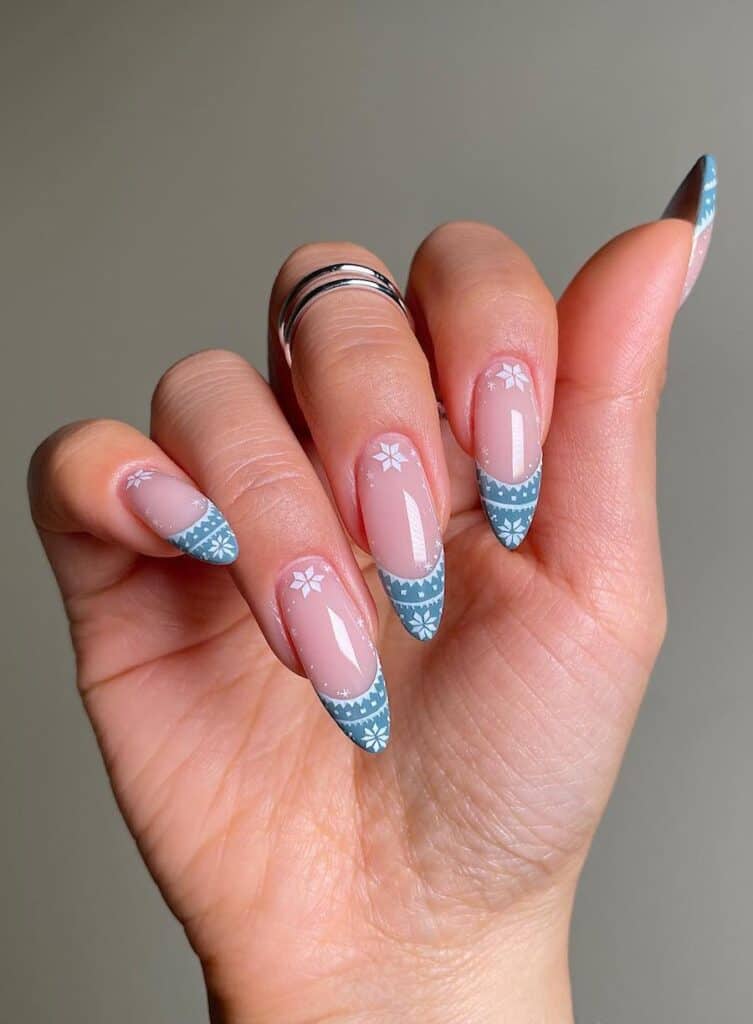 23+ Stunning Blue Snowflake Nails You'll Want To Try This Winter!