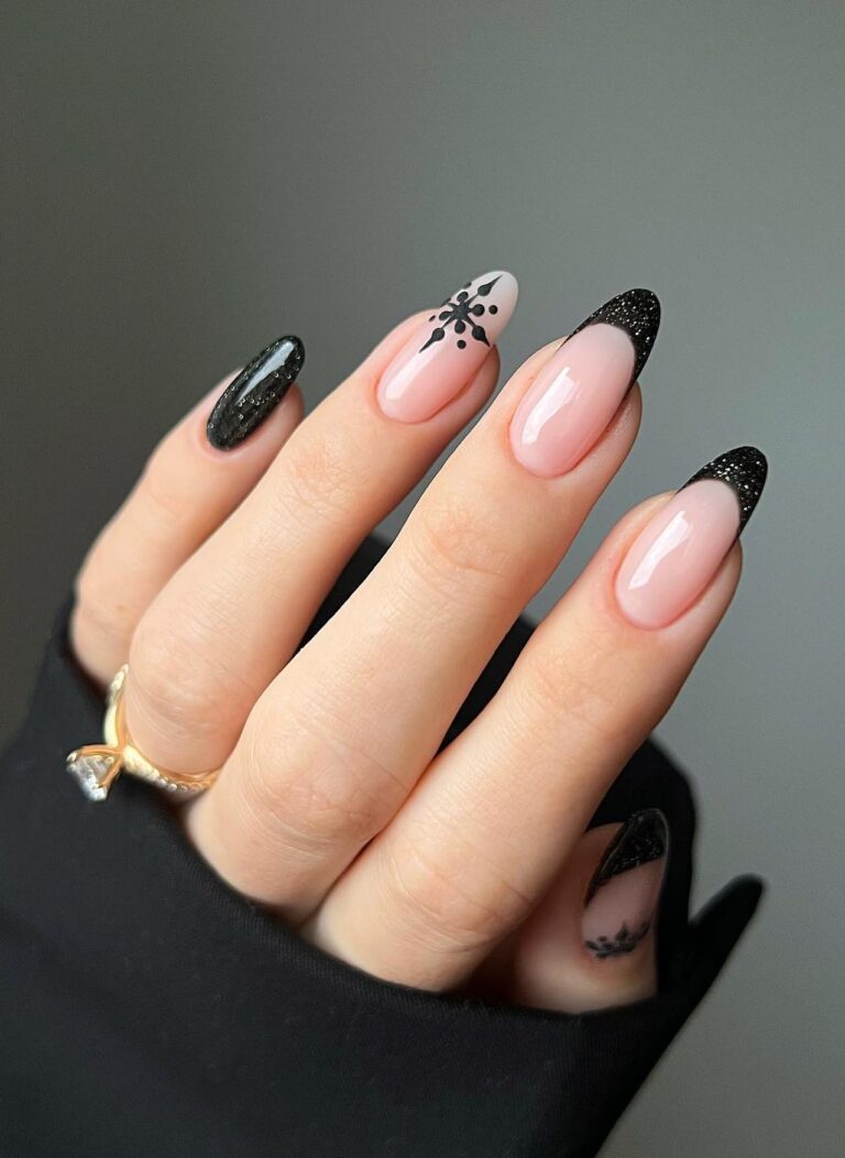 35+ Elegant & Classy Winter Nails I'm Obsessing Over!