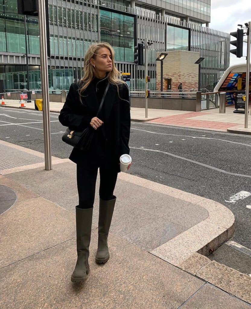Fresh & Modern Rainy Day Outfit Ideas For Gloomy Weather 2024
