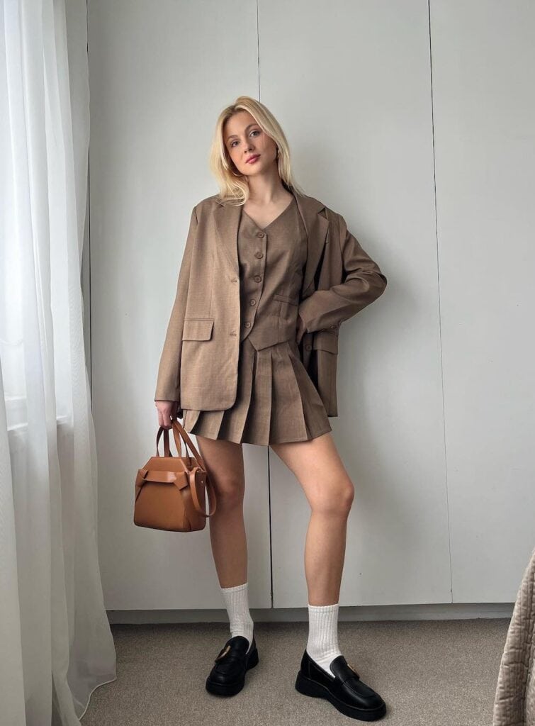 19+ Perfect Back To School Outfits - collage, high school, 2024