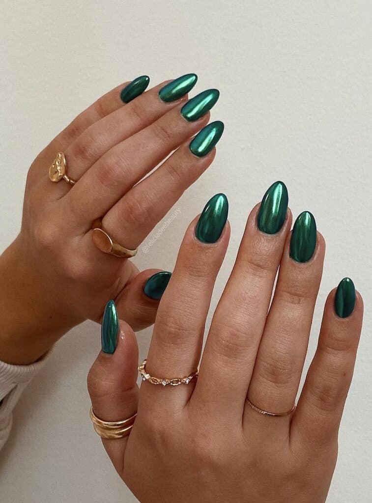 27+ Dramatic Dark Green Nails You'll Adore for 2025