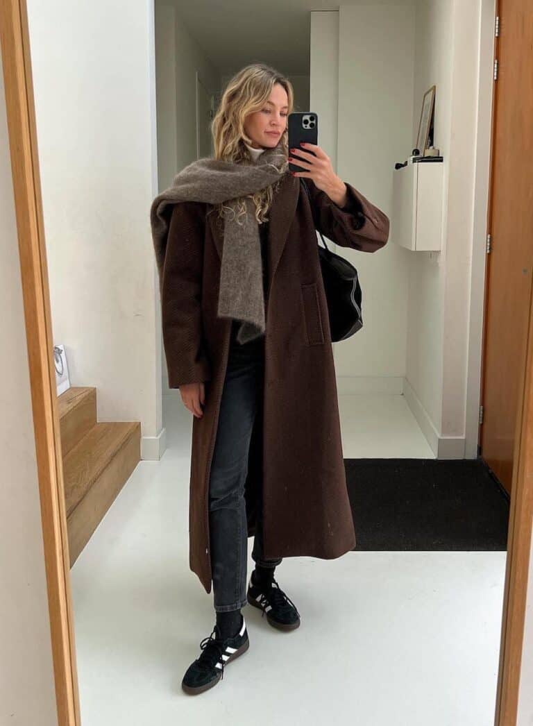 19+ Long Coat Outfits That Are Trés Chic To Wear This Season!
