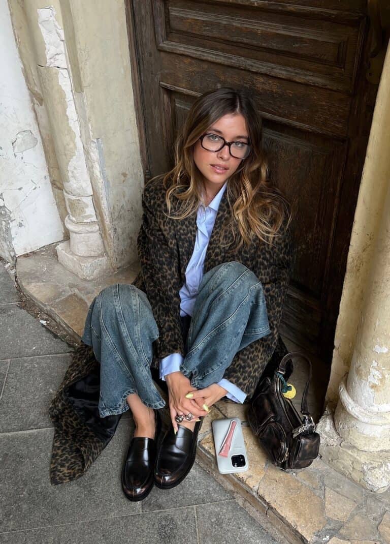 19+ Long Coat Outfits That Are Trés Chic To Wear This Season!