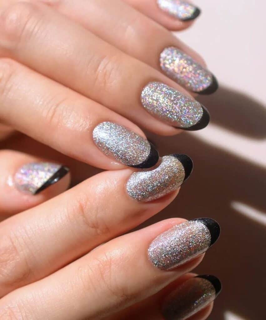 25+ Classy New Years Nails We're Obsessing Over!