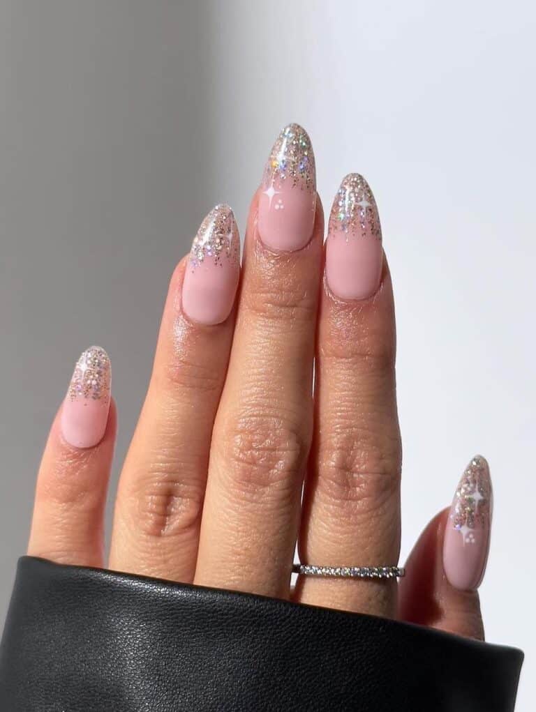 25+ Classy New Years Nails We're Obsessing Over!