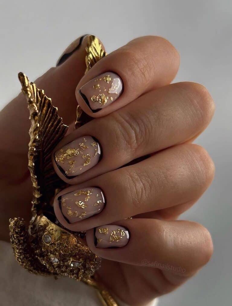 25+ Classy New Years Nails We're Obsessing Over!