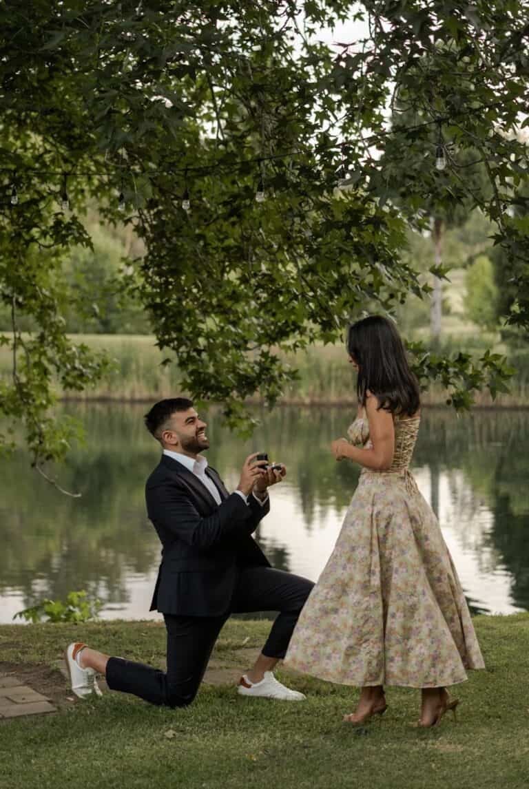 Engaged? Wear This For The Photos: 24+ Outfit Ideas (Casual + Dressy)
