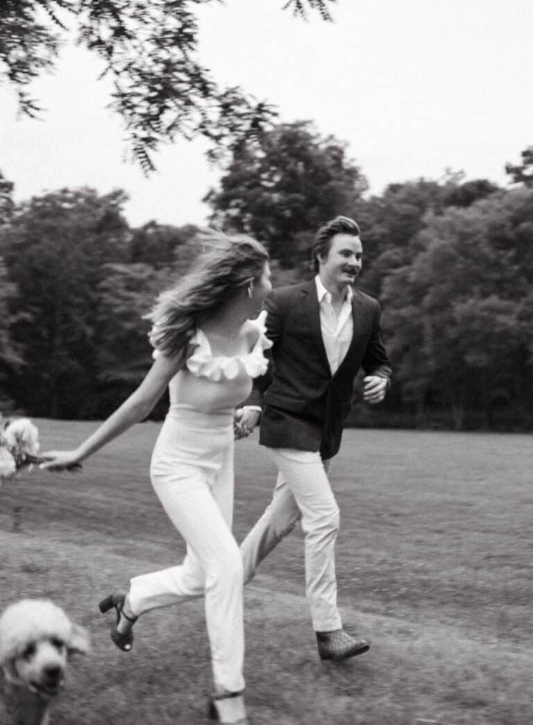 Engaged? Wear This For The Photos: 24+ Outfit Ideas (Casual + Dressy)