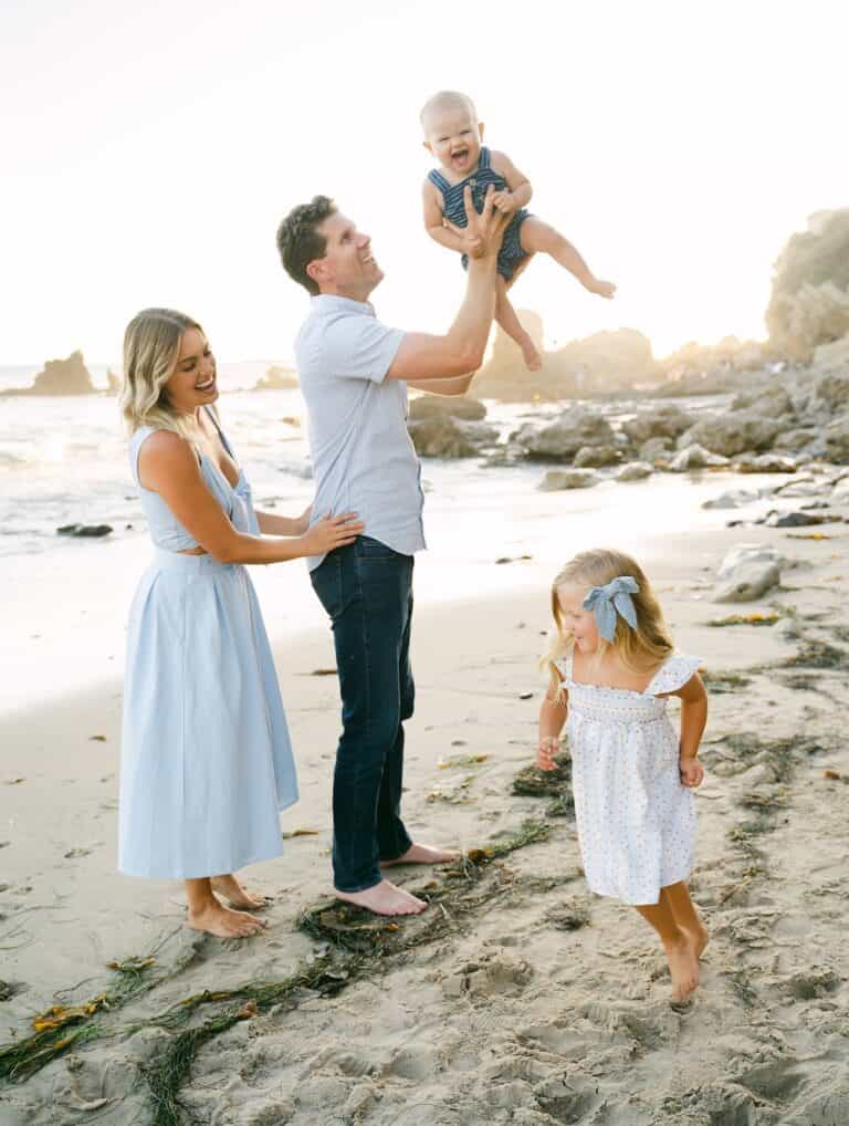 22+ Perfect Summer Family Picture Outfit Ideas for 2025