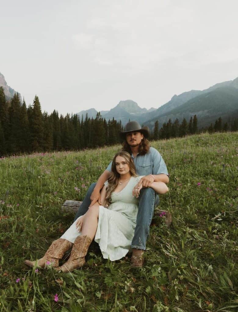 Western Photoshoot Ideas: 24+ Senior, Family, & Couples Sessions with ...