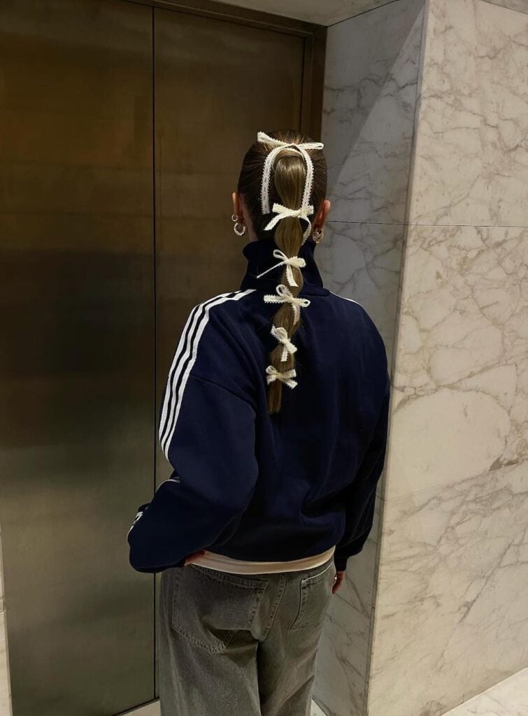 19+ Chic Bow Hairstyles for Your It-Girl Era - style your occasion