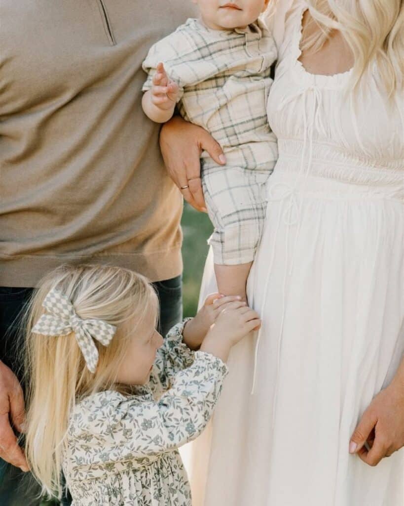Picture-Perfect: 15+ Spring Family Photo Outfits for 2026